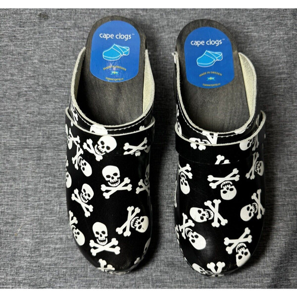 Cape Clogs | Shoes | Cape Clogs 39 Black Patent Leather Wooden Scull ...